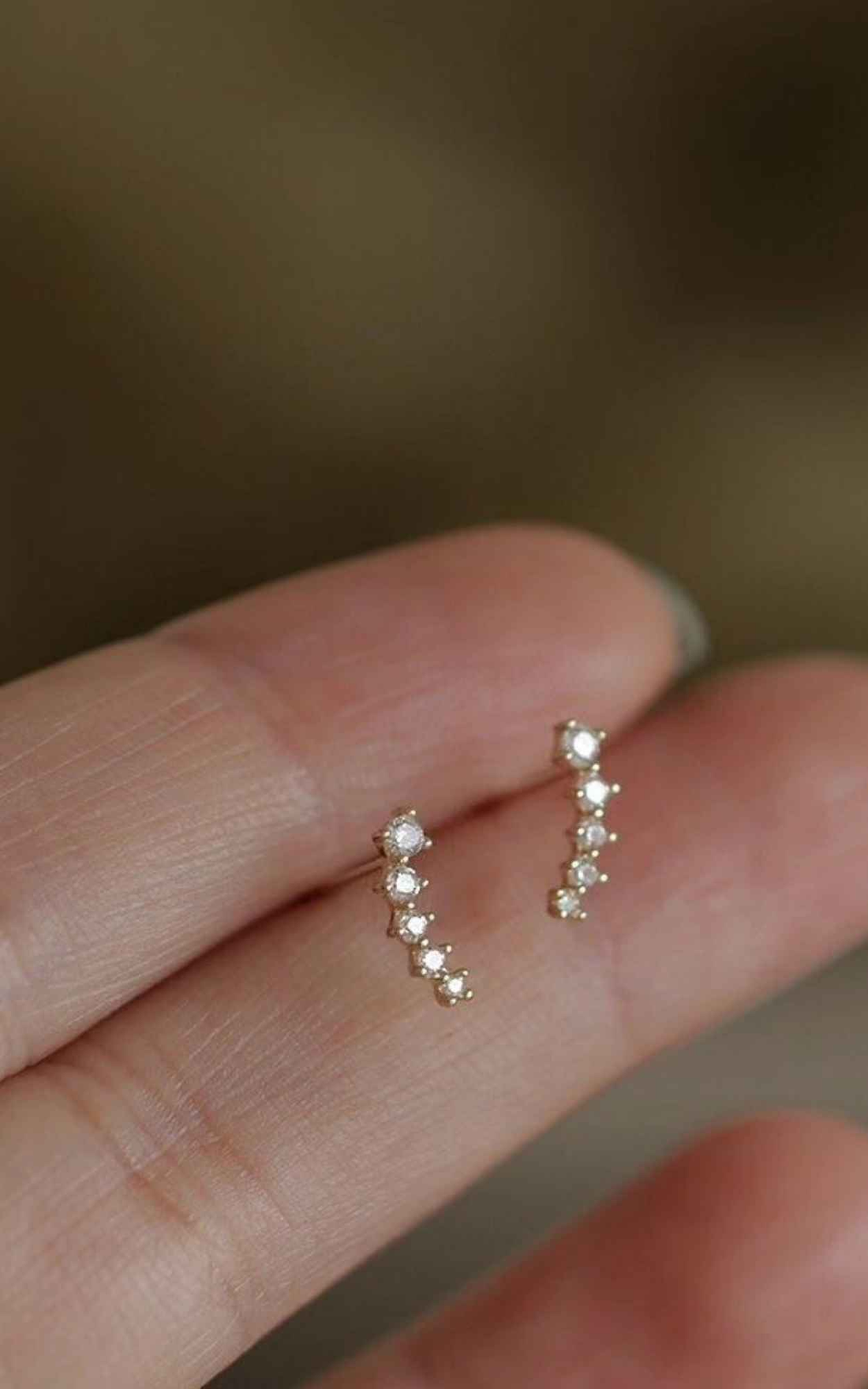 Mini curve earrings – Hira Jewellery